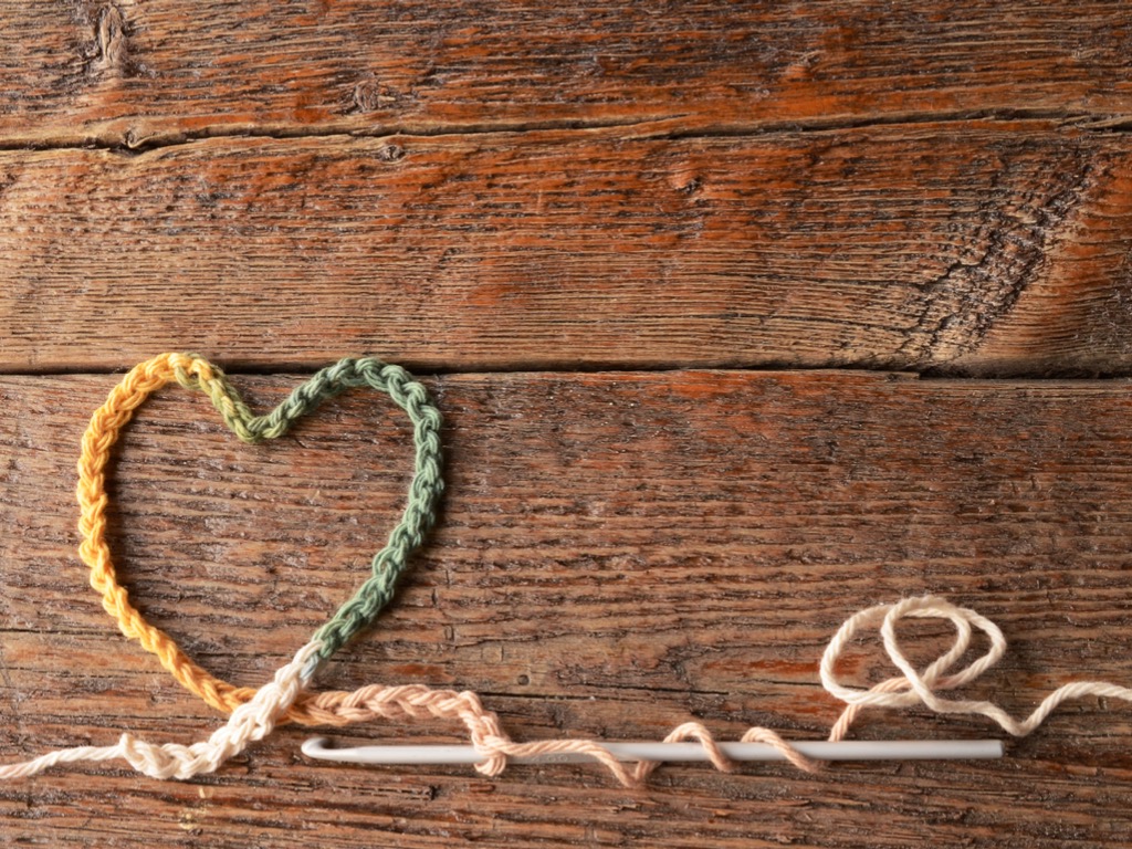crochet-chain-heart-symbol-horizon-id641602588 – Hooked on Häkelmaschen